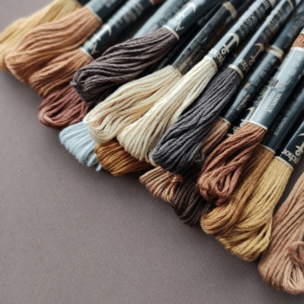 Linha Meada Bordado Anchor Mouline 8 Metros Tons de Marrom – Palácio da ...